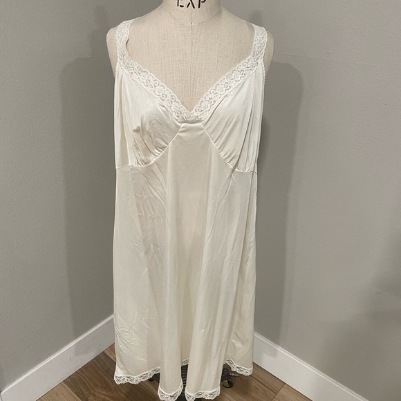 Dixie Belle | Intimates & Sleepwear | Vintage Dixie Belle Nylon Slip ...